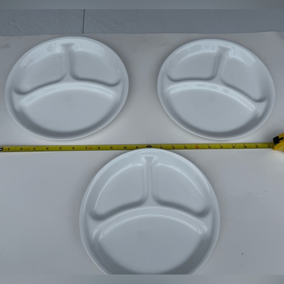 Corelle | Dining | Corelle White Sectioned Dinner Plates | Poshmark